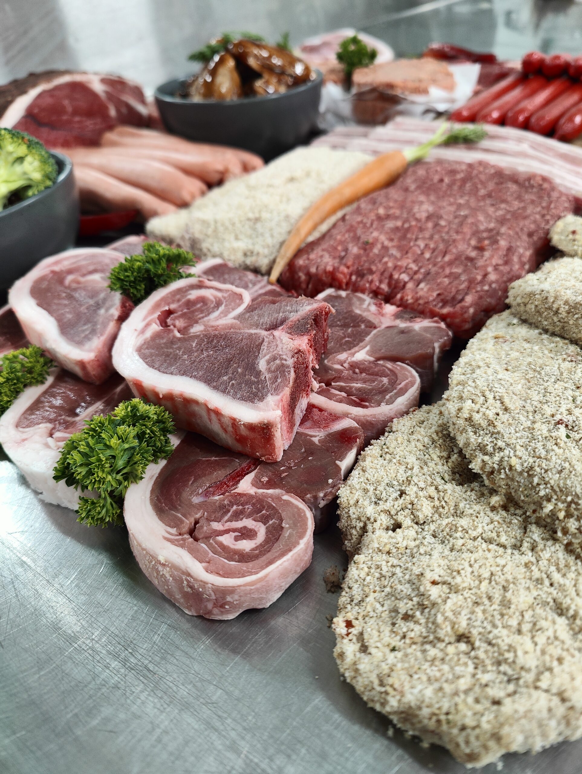 Premium ADD ON- 8-10x Lamb Loin Chops, 10x Thin Sausages, 500g Chicken ...